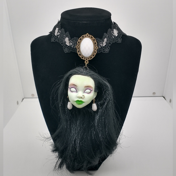 monster high | Jewelry | Scarah Screams Choker Necklace Monster High ...